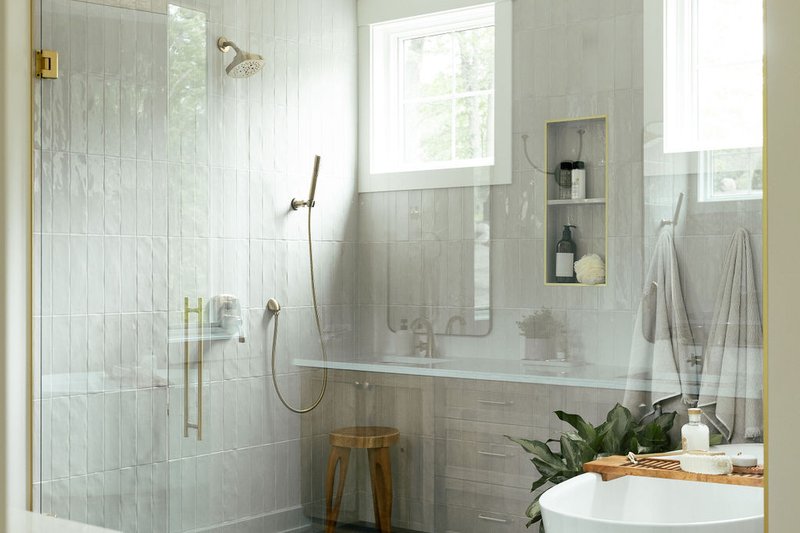 Farmhouse Style House Plan - 5 Beds 3.5 Baths 4125 Sq/Ft Plan #928-393 ...