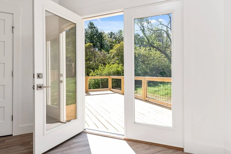 Modern Style House Plan - 3 Beds 2 Baths 1350 Sq/Ft Plan #79-292 ...