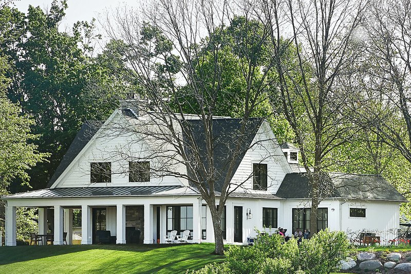 Farmhouse Style House Plan - 5 Beds 4.5 Baths 3530 Sq/Ft Plan #928-375 ...
